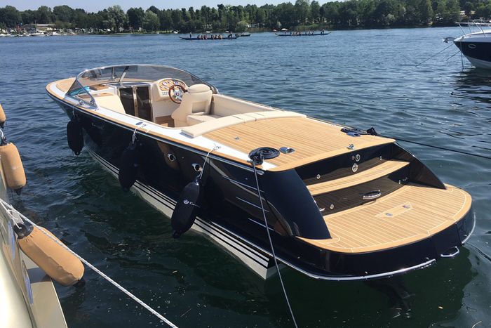 Custom Comitti V28 Lariana | Comitti Boats North America