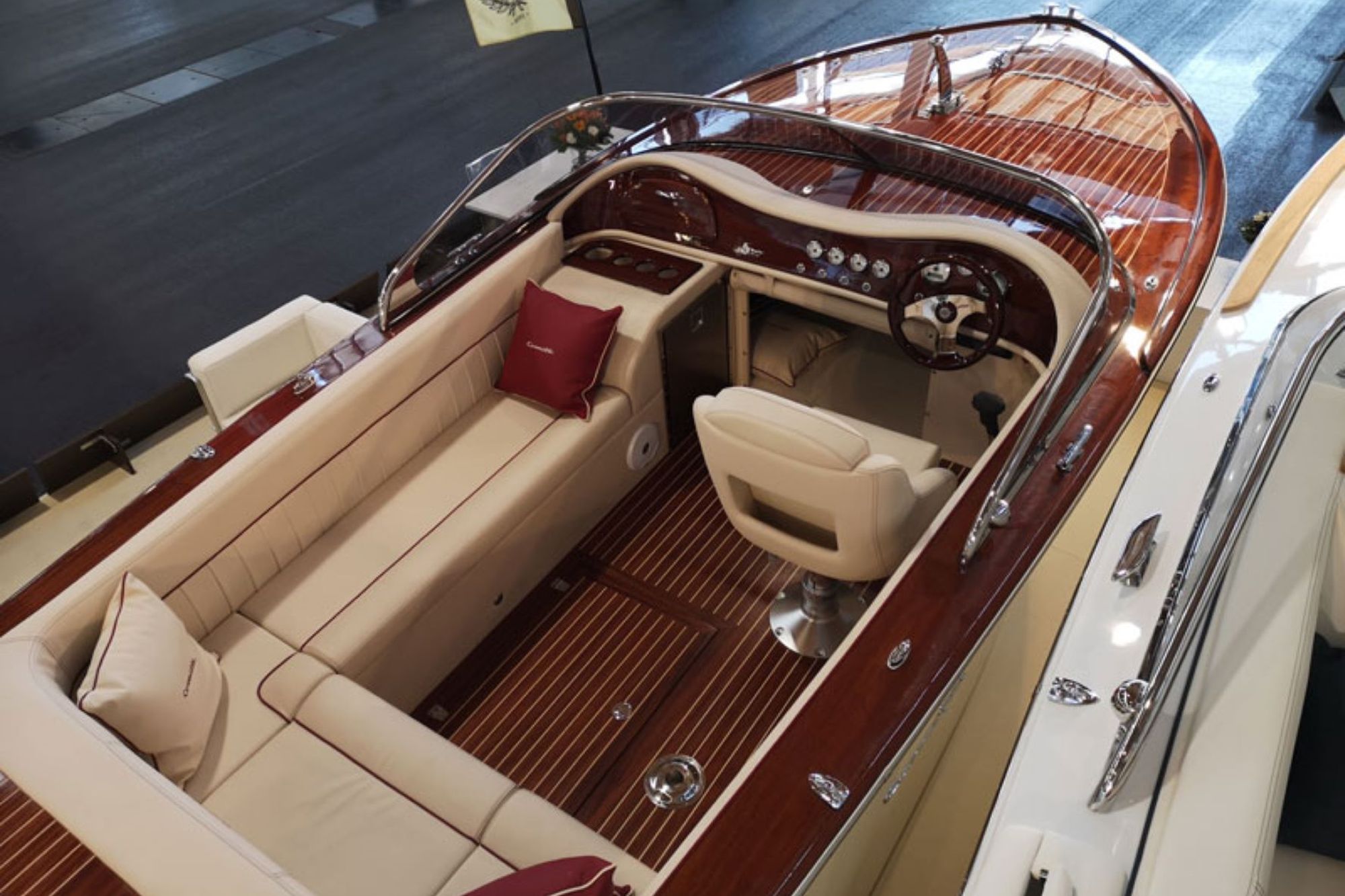 Comitti Venezia 25 | Comitti Boats North America