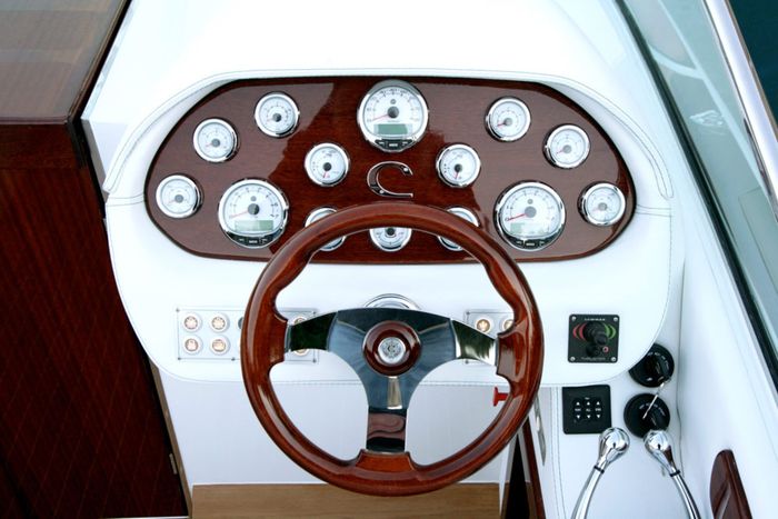 Comitti Venezia 31 | Comitti Boats North America