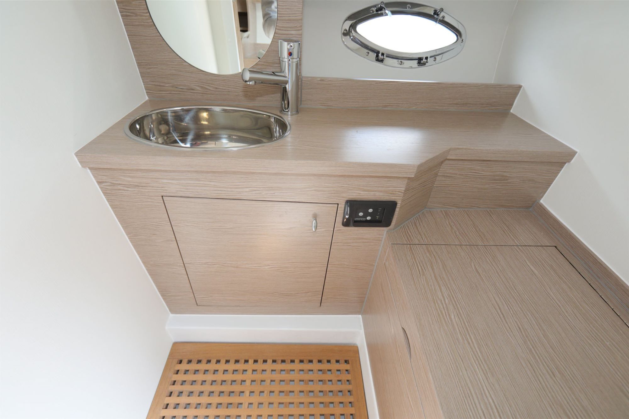 Comitti Venezia 31 | Comitti Boats North America