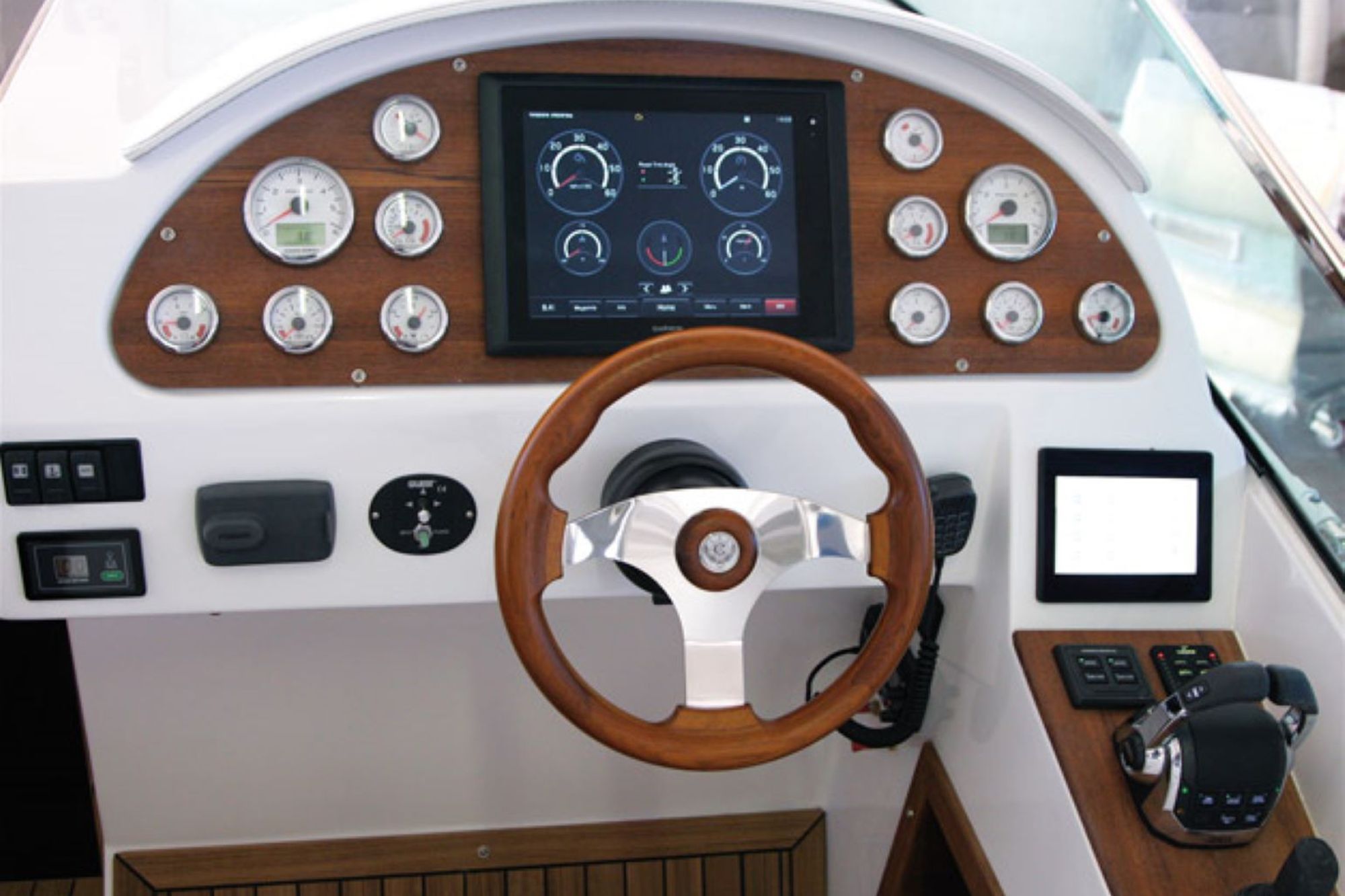 Comitti Venezia 34 | Comitti Boats North America