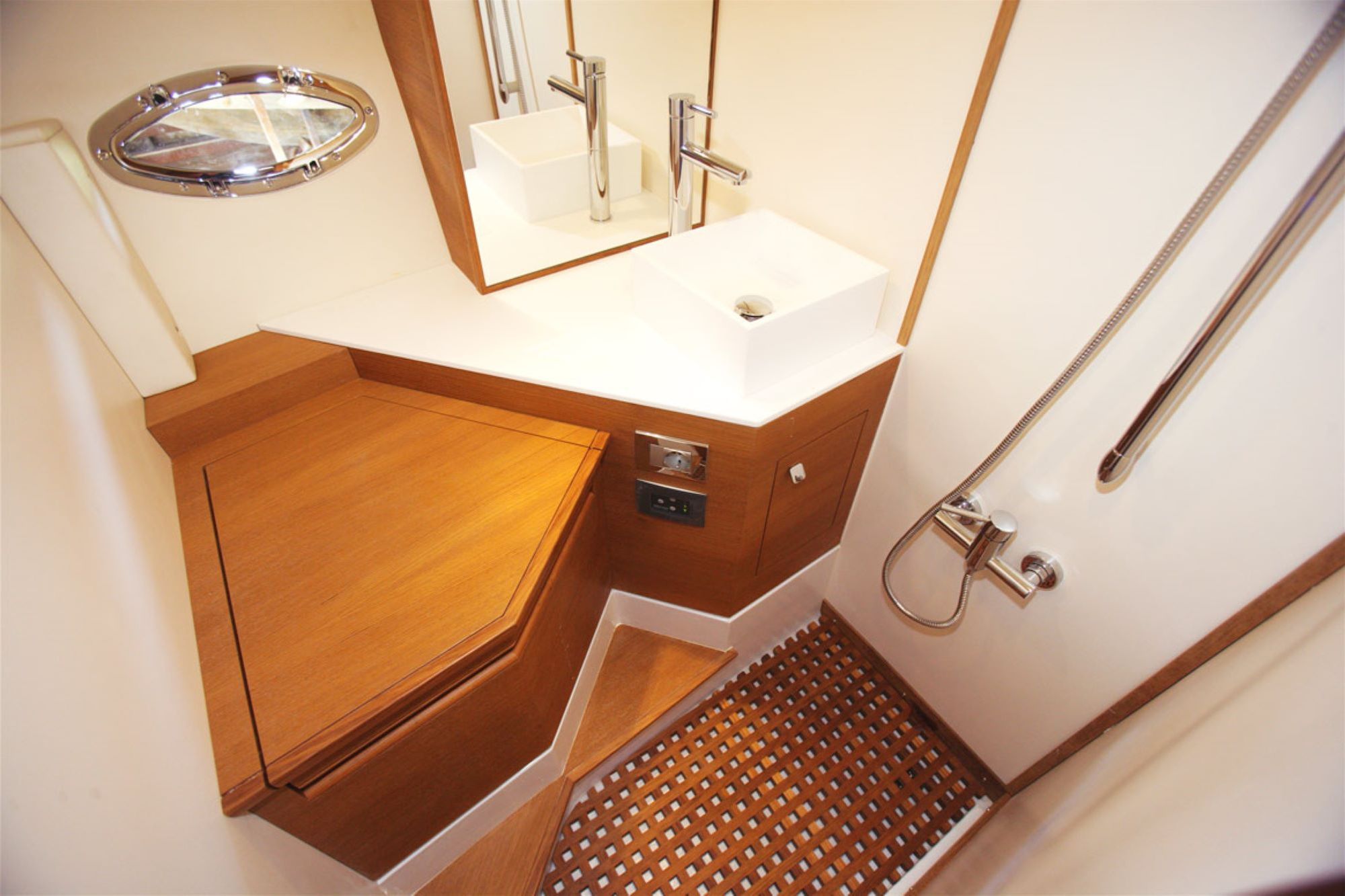 Comitti Venezia 34 | Comitti Boats North America