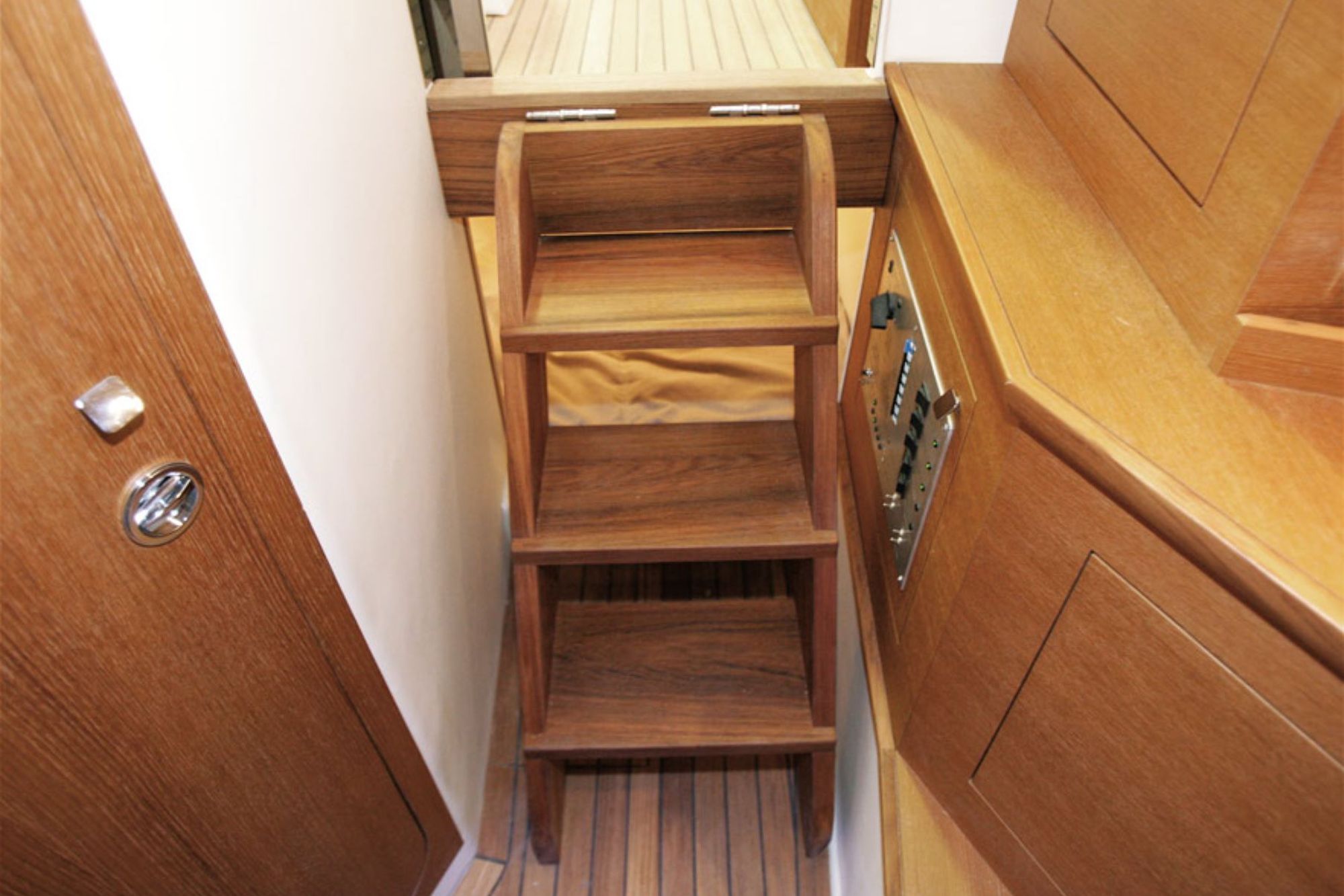 Comitti Venezia 34 | Comitti Boats North America